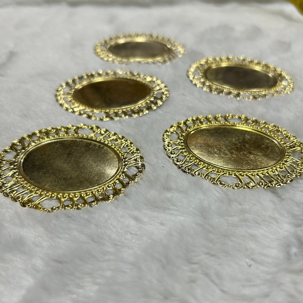 Oval Coin Cutout – The Pastel Carnival